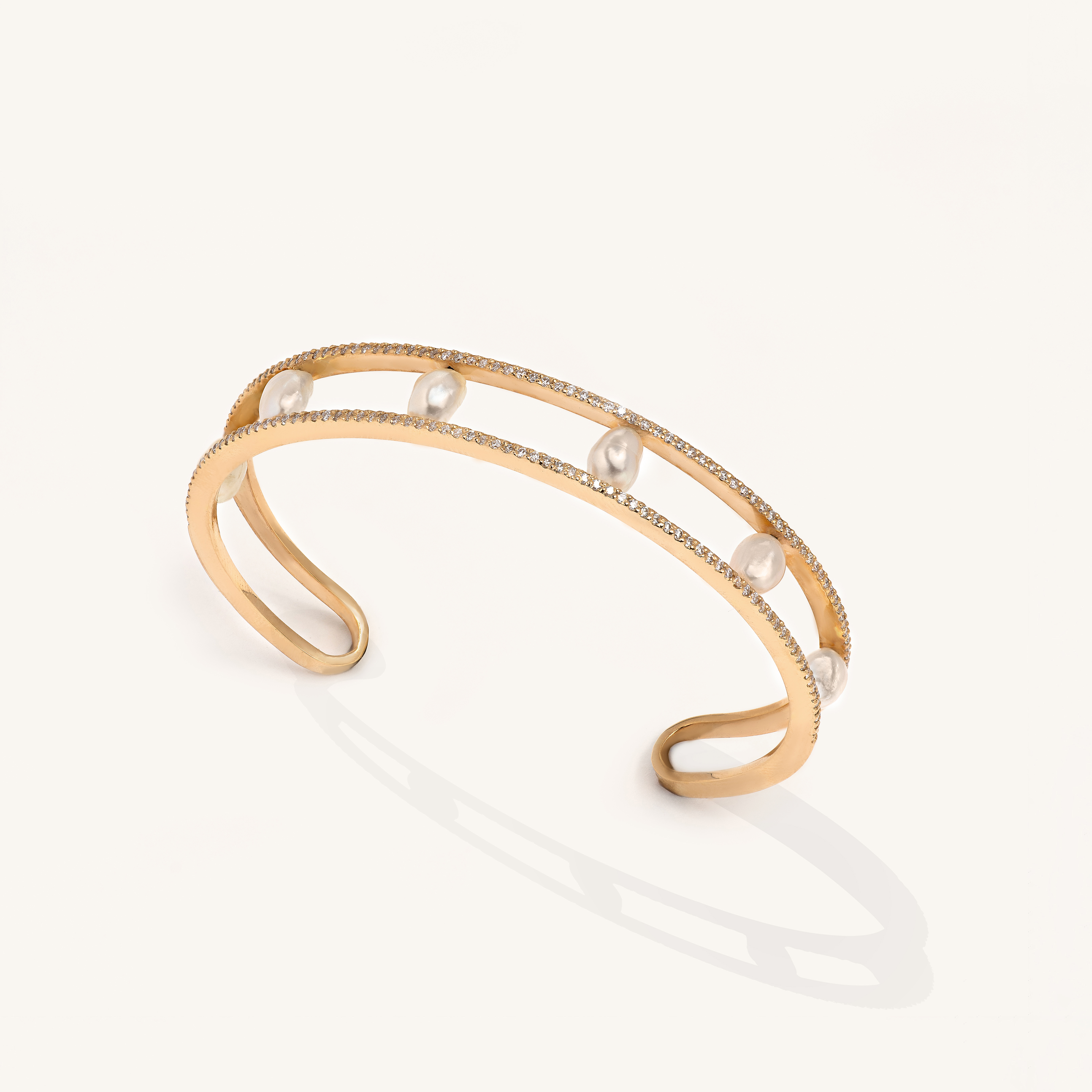 Cluster Floating Pearls Bangle
